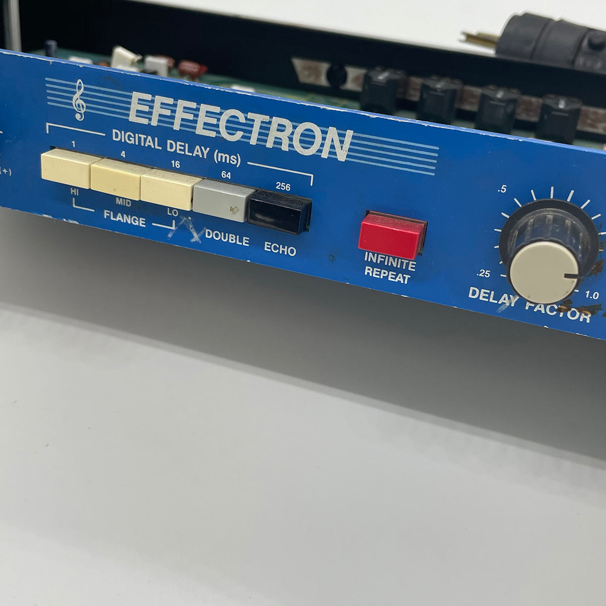 DeltaLab Effectron – Catalinbread Effects